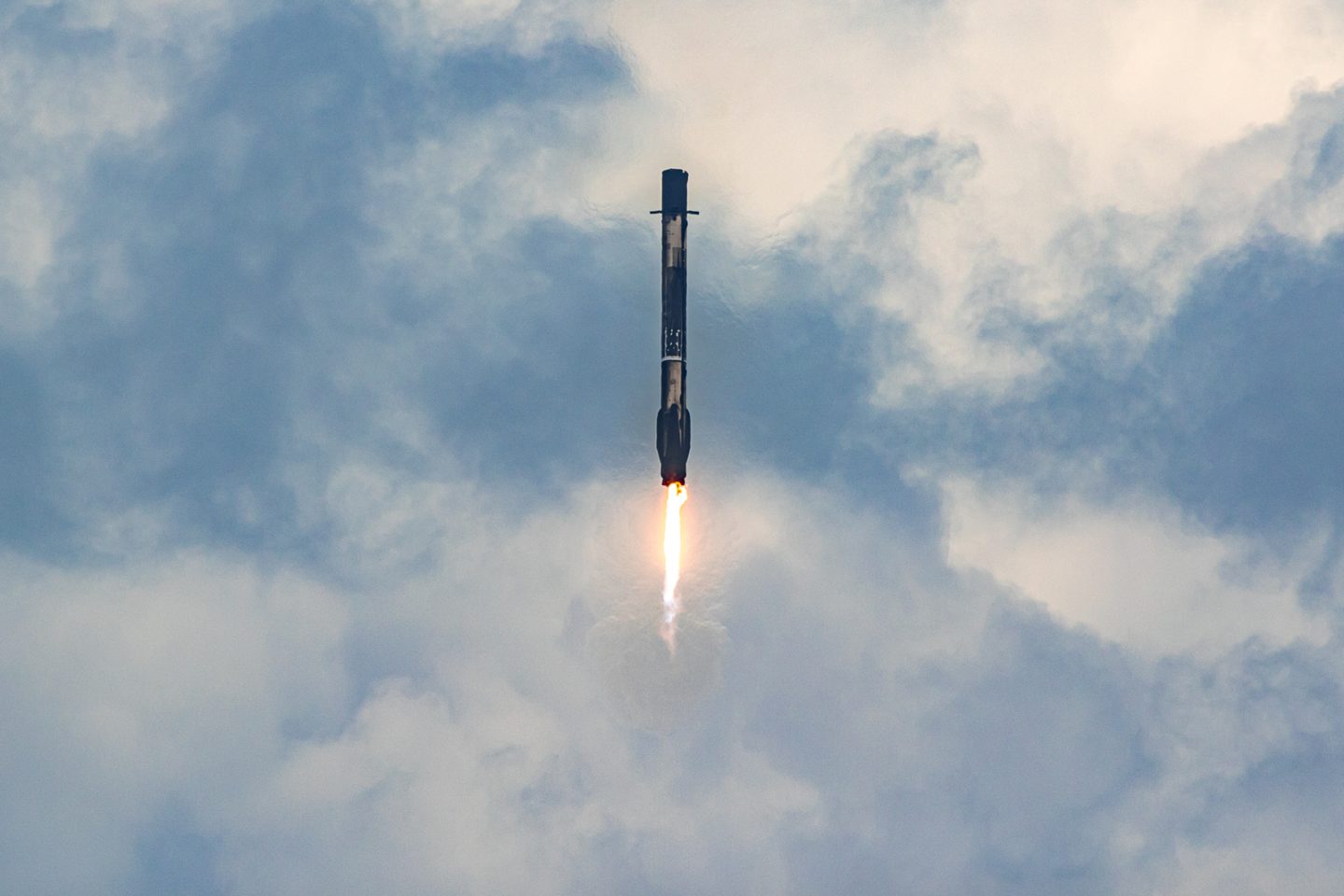 Here’s what a Falcon 9 looks like after 8 flights to space in a year ...