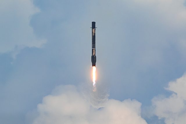 Here’s what a Falcon 9 looks like after 8 flights to space in a year ...