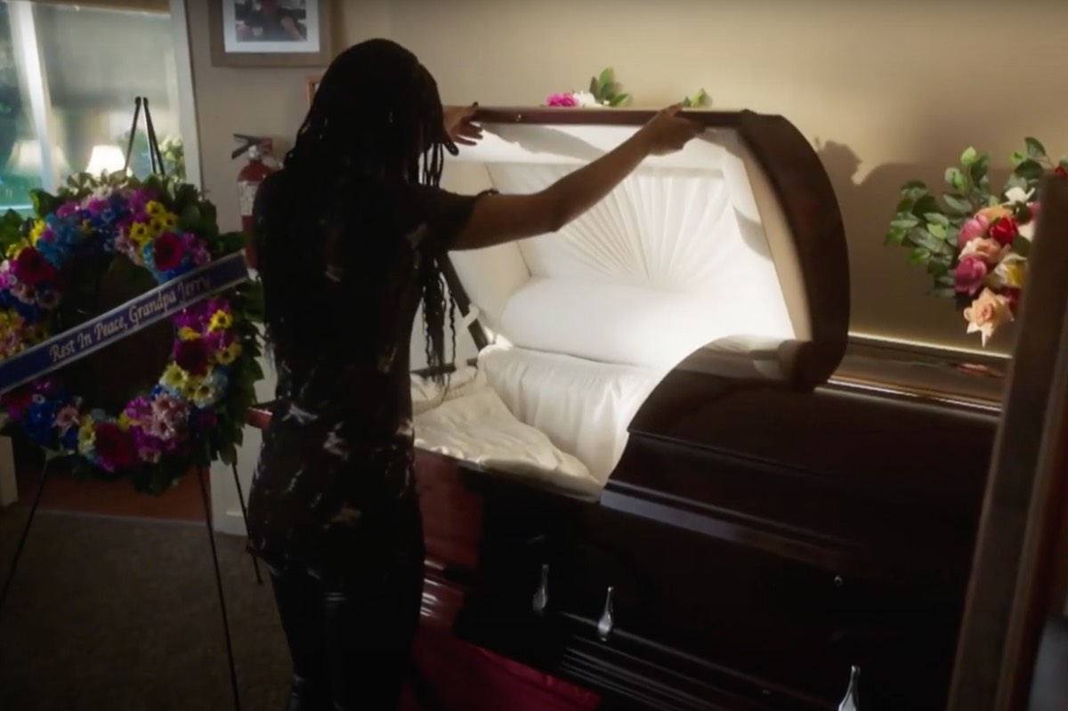 Zombies rise, terrorize a town in trailer for SyFy’s Day of the Dead ...