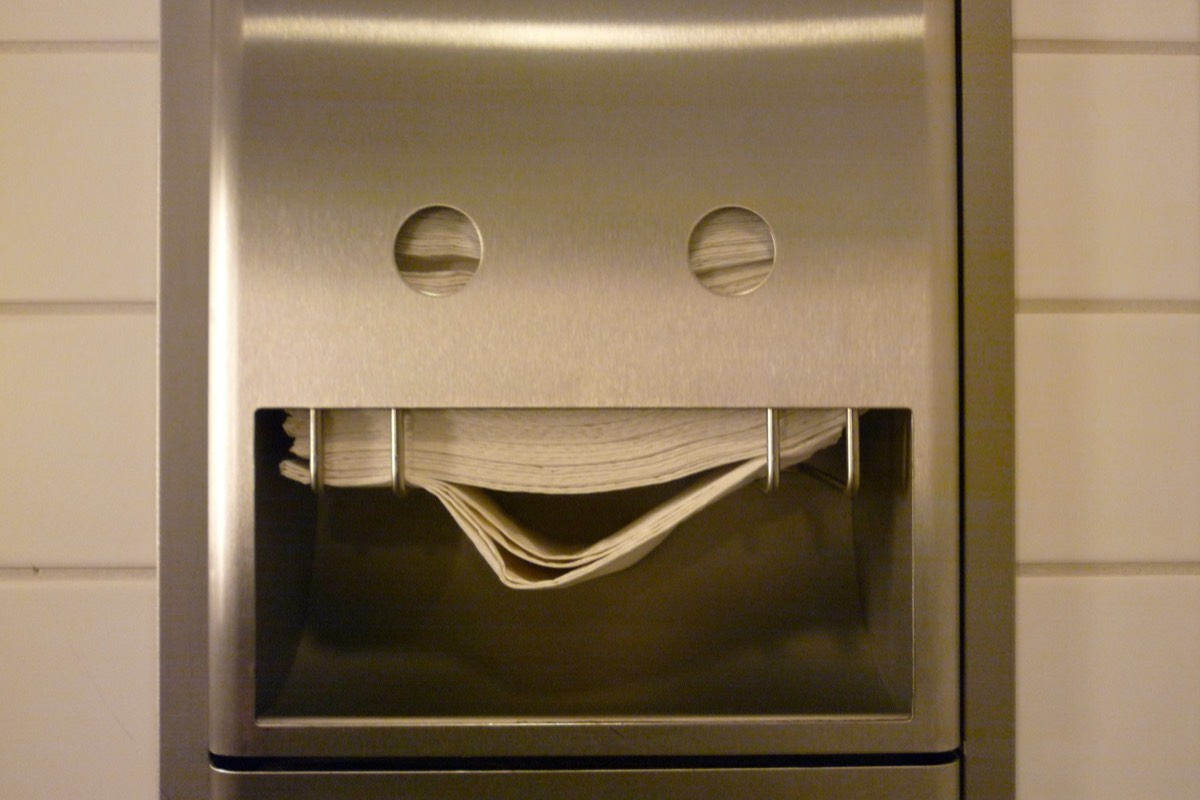 Our brains “read” expressions of illusory faces in things just like ...