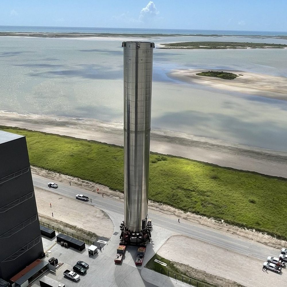 SpaceX installed 29 Raptor engines on a Super Heavy rocket last night ...