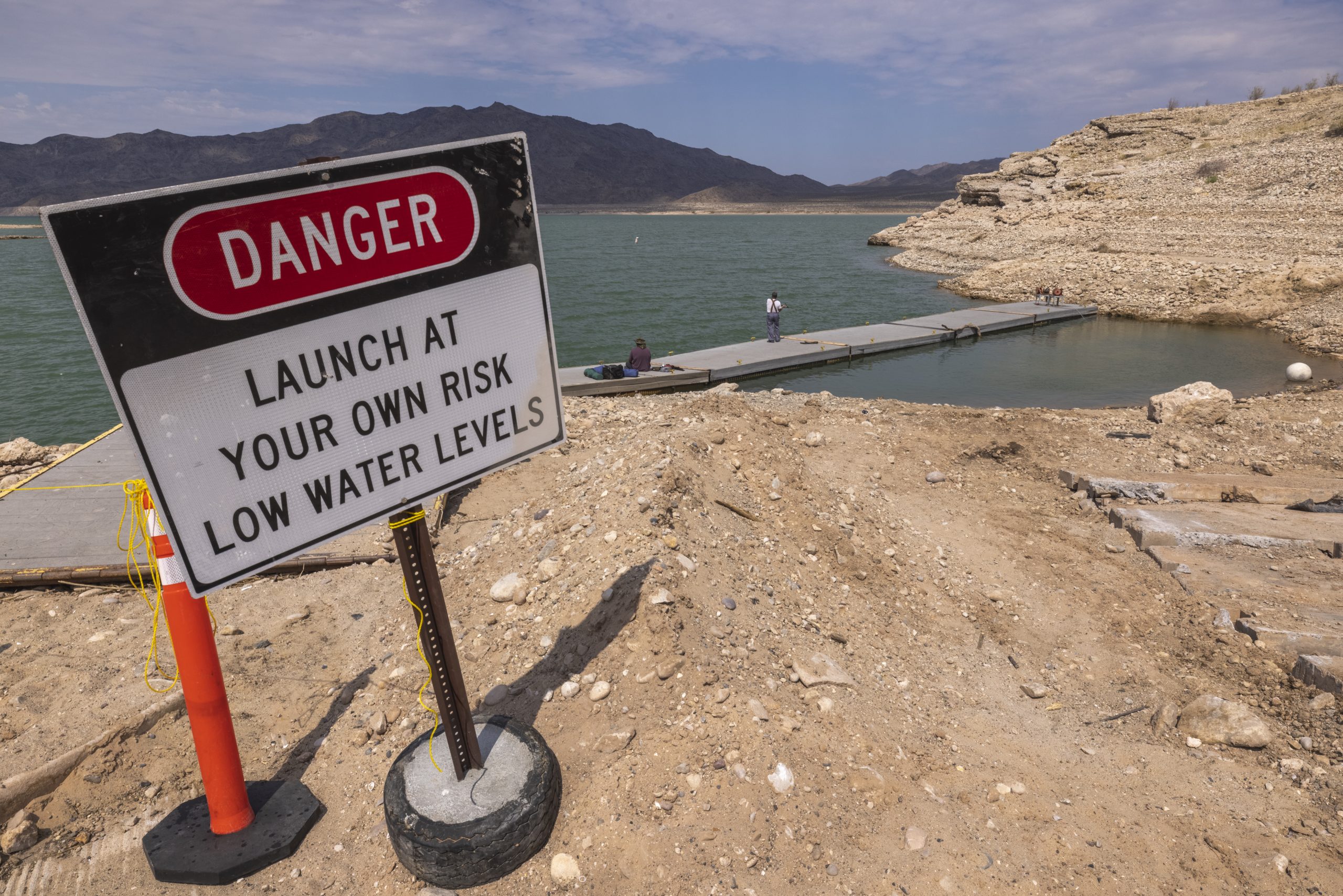 Colorado River drops to record low levels, slashing Arizona’s water ...