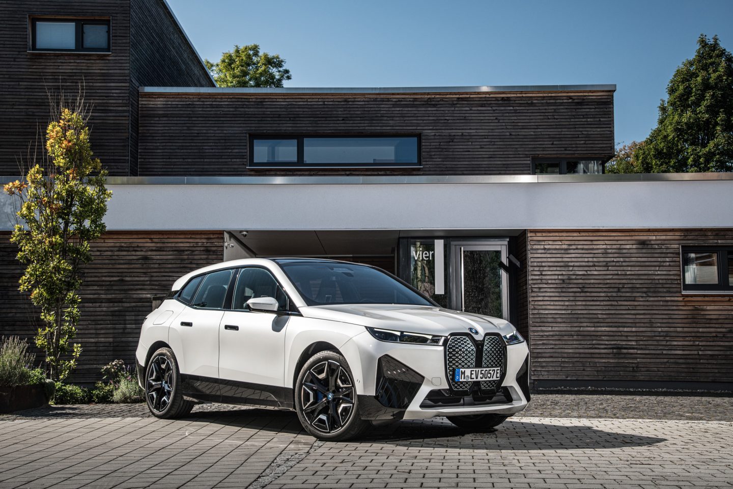 Forget the looks, love the tech: The $83,200 BMW iX electric SUV - Ars ...