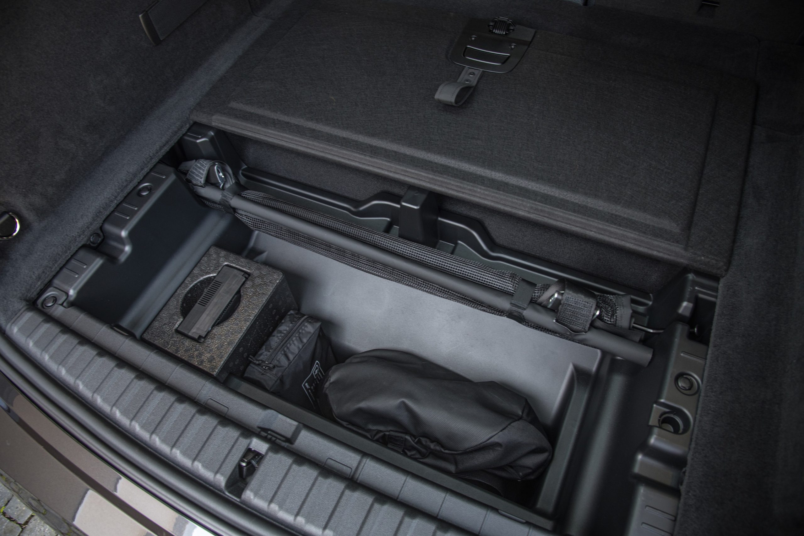 Forget the looks, love the tech: The $83,200 BMW iX electric SUV - Ars ...