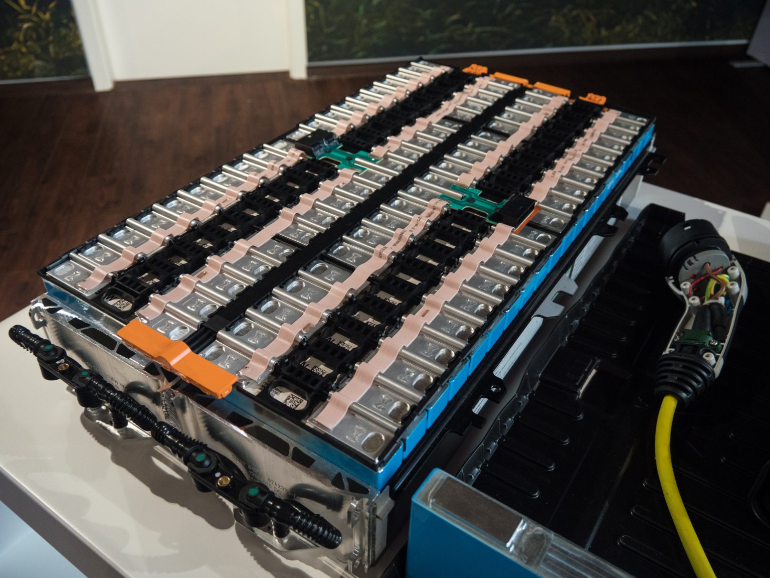 Forget the looks, love the tech: The $83,200 BMW iX electric SUV - Ars ...