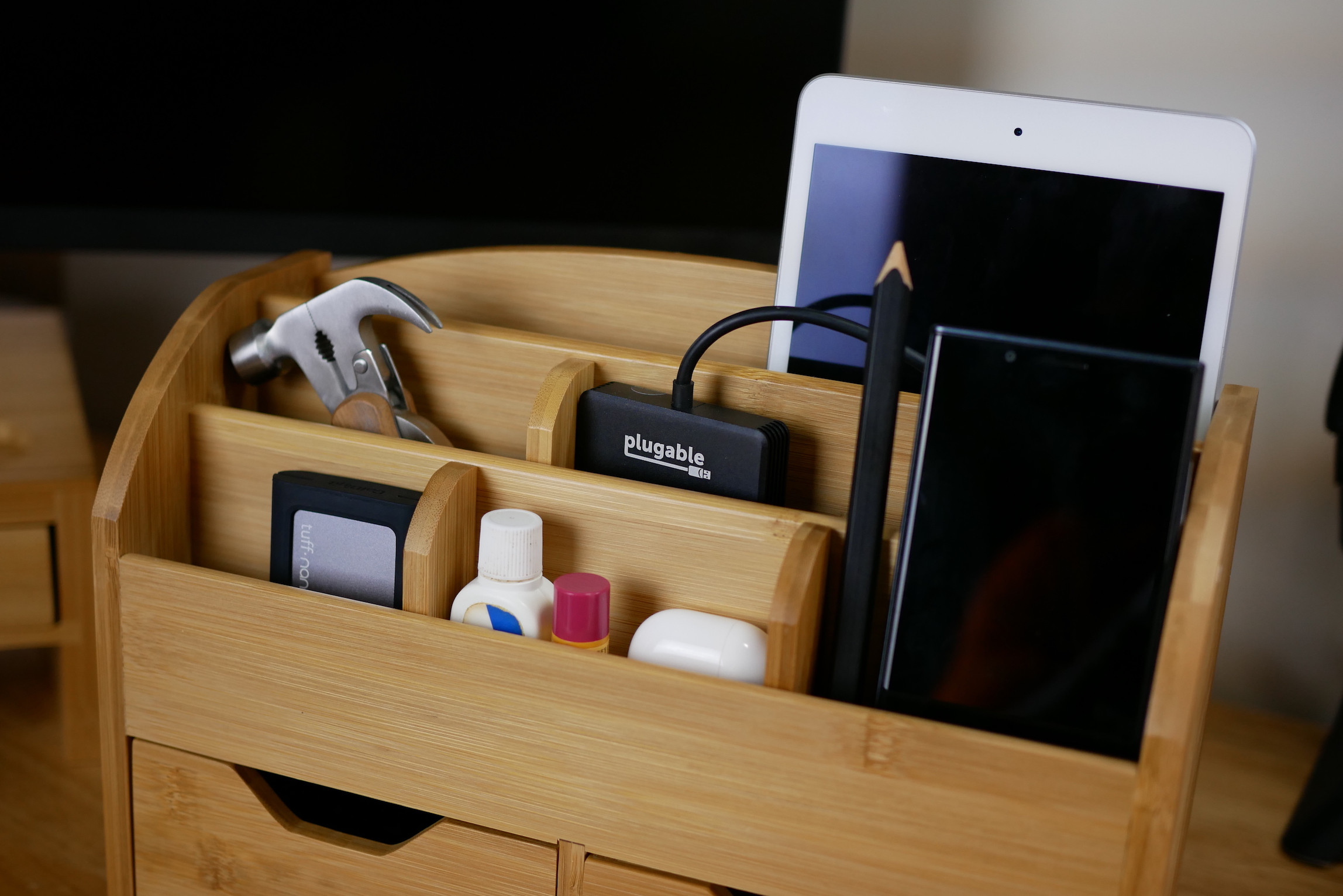 Our 22 favorite desk accessories for a more organized and comfy ...