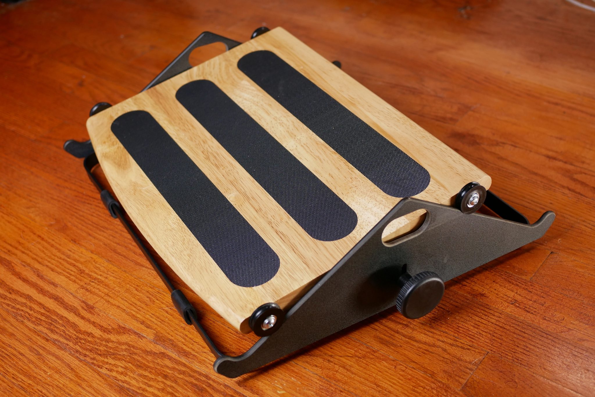 Our 22 favorite desk accessories for a more organized and comfy ...