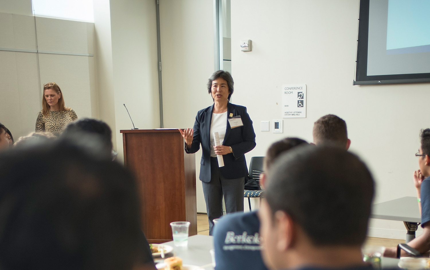 Intel slipped—and its future now depends on making everyone else’s chips - Ars Technica