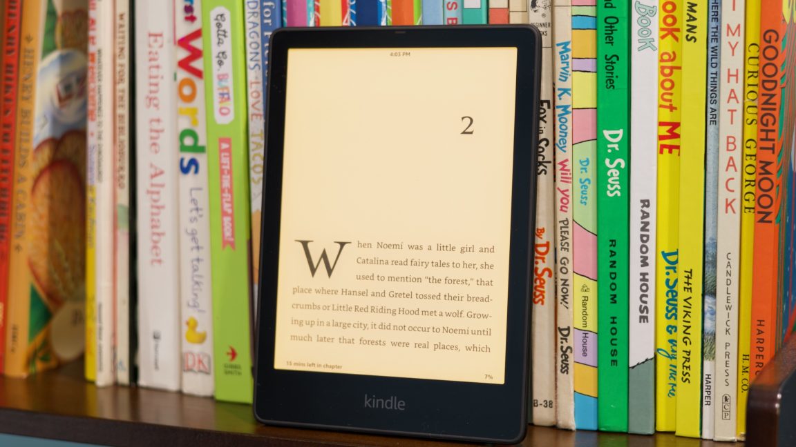 Review: Bigger screen, better lighting make for a nearly perfect Kindle ...