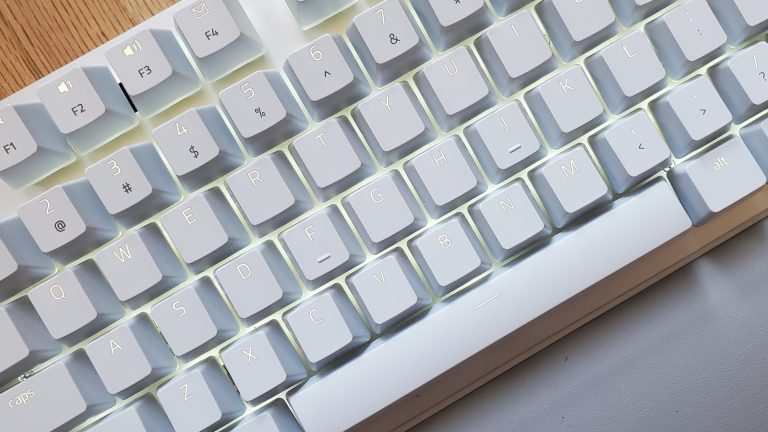 Razer Pro Type Ultra wireless keyboard review: A grown-up mechanical ...