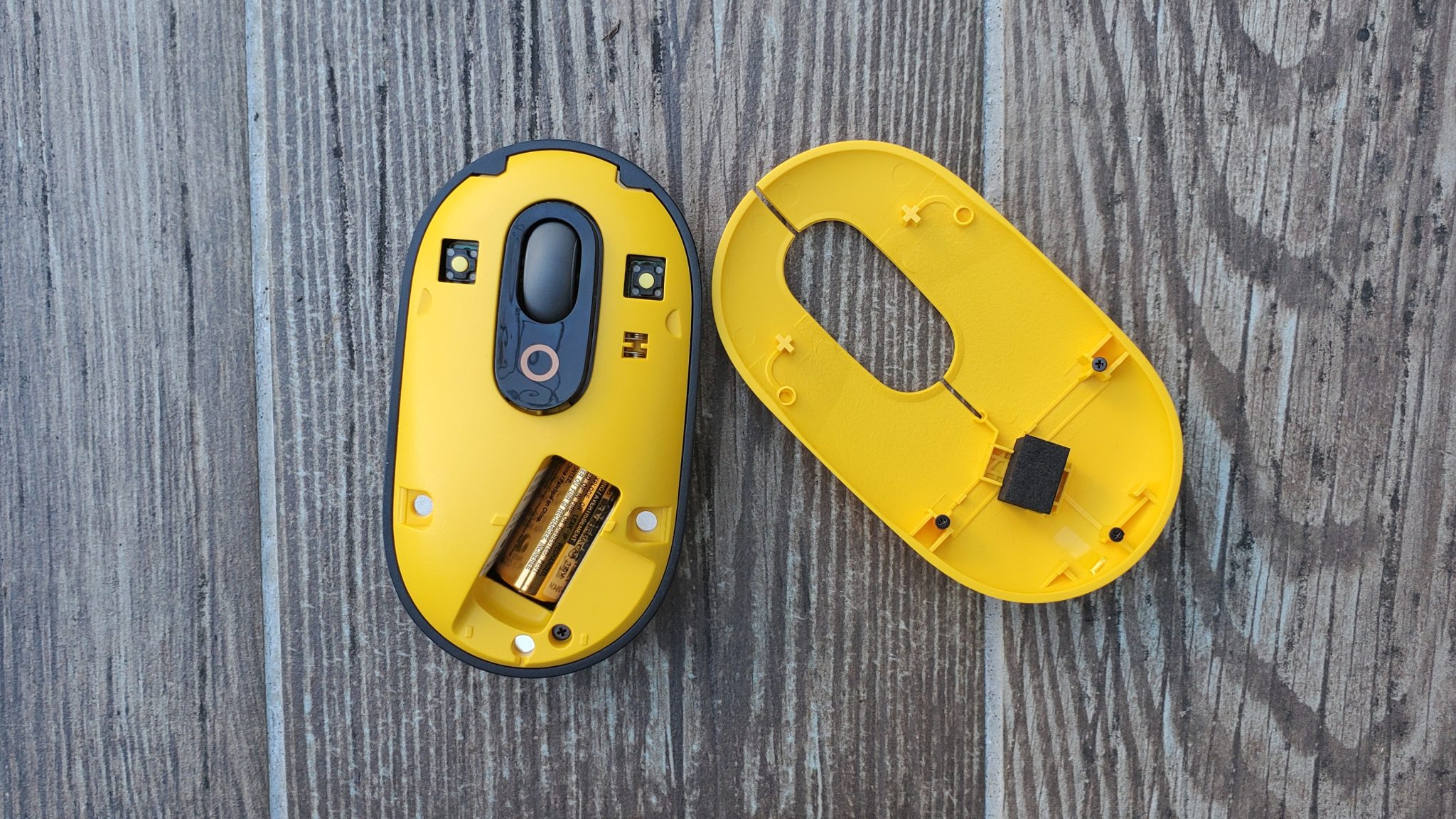 Logitech Pop Mouse review: Emoji button meets colorful simplicity - Ars ...