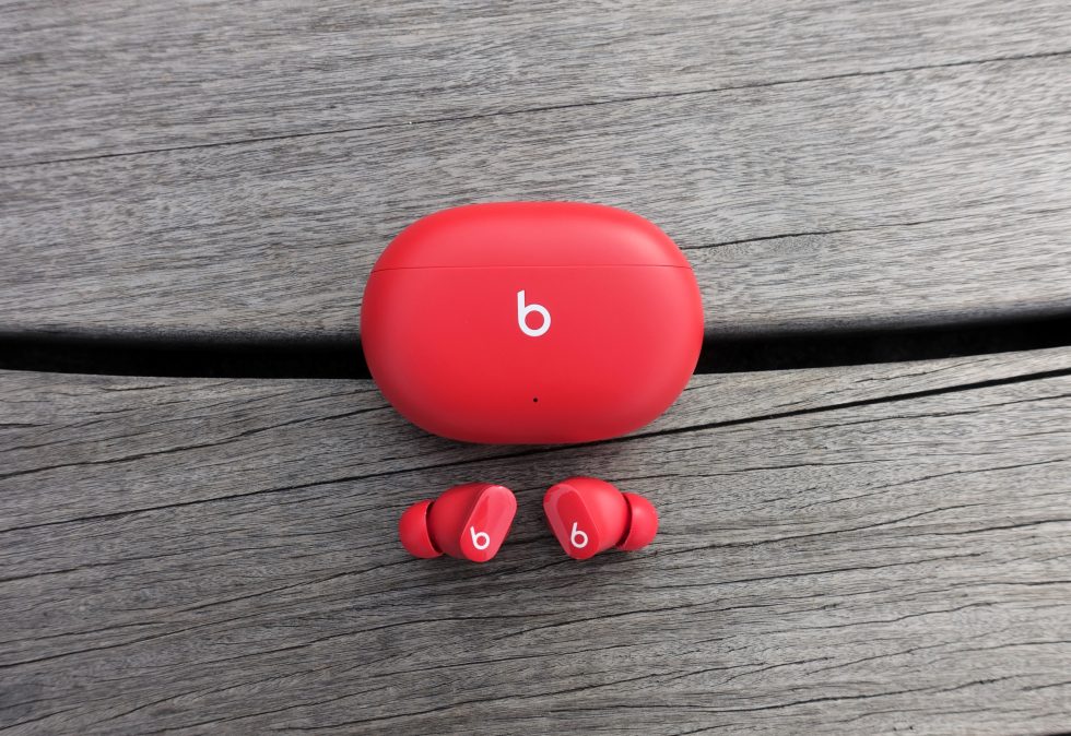 Apple patches eavesdropping vulnerability in Beats Studio Buds