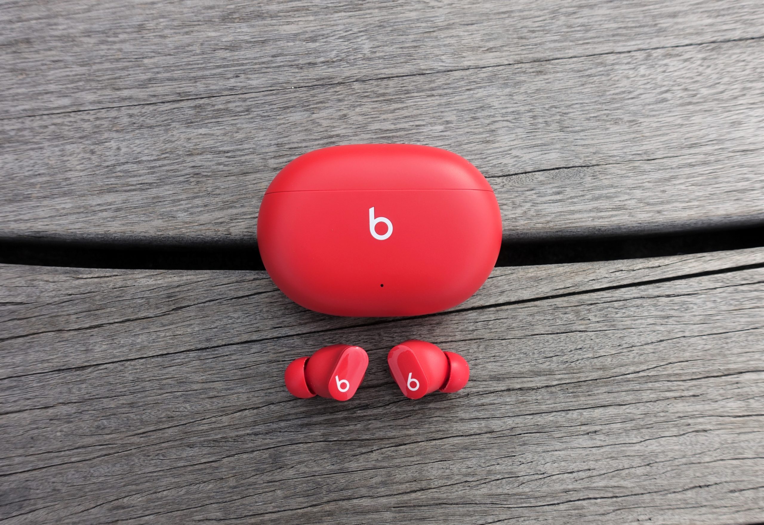 Apple patches eavesdropping vulnerability in Beats Studio Buds