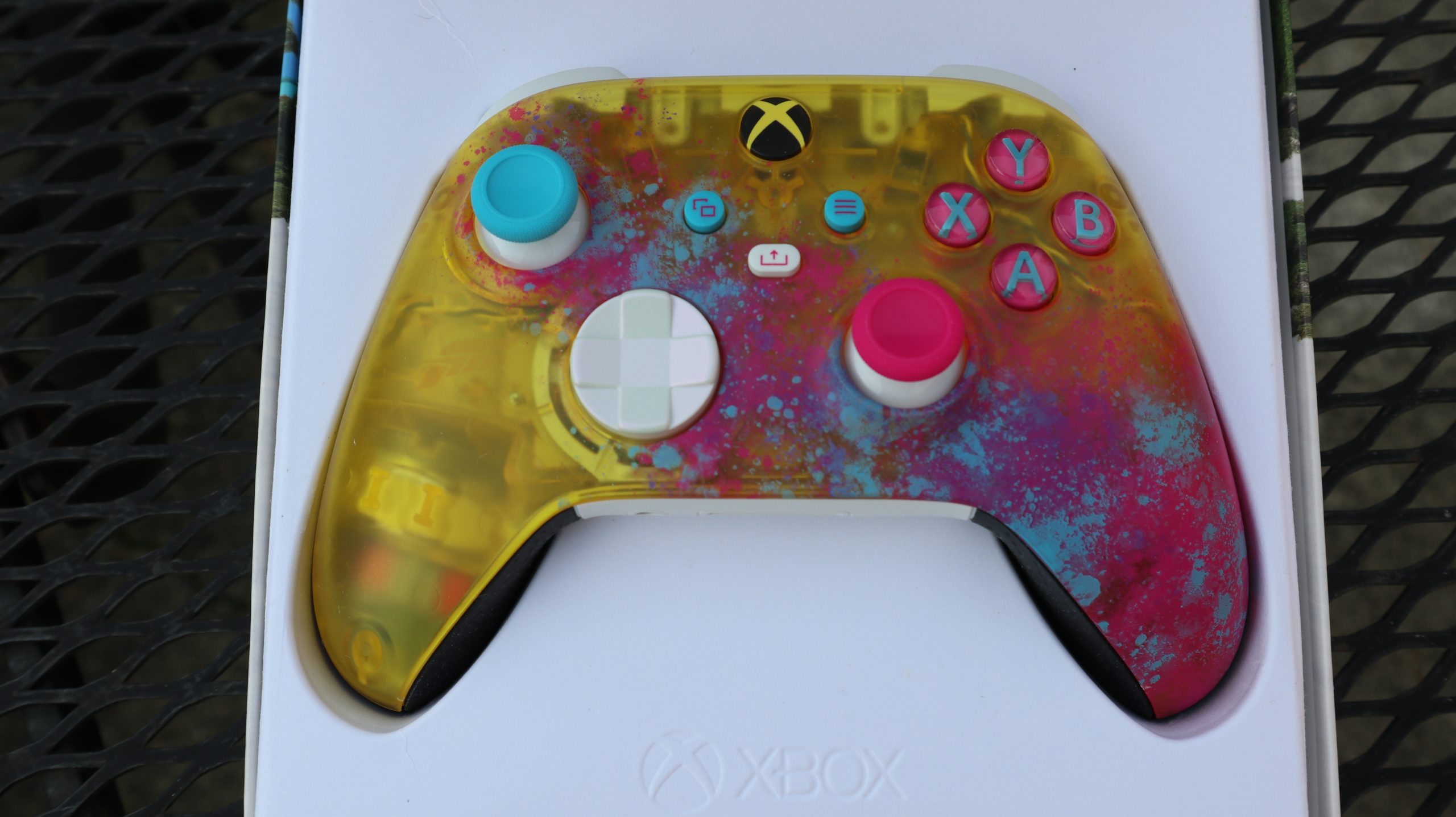 A brief love letter to Xbox’s new colorful, cool-looking Forza gamepad ...