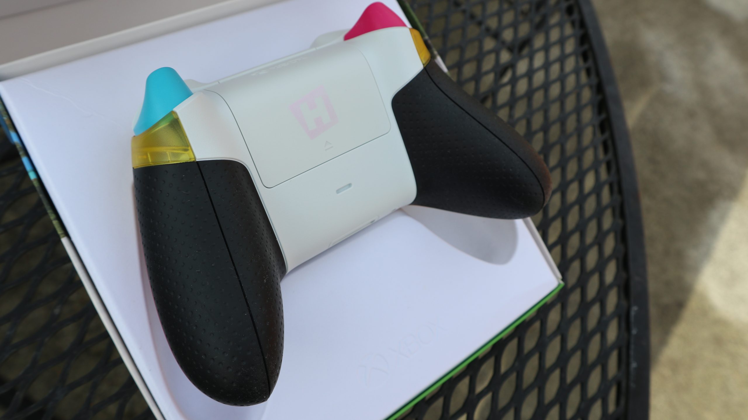 A brief love letter to Xbox’s new colorful, cool-looking Forza gamepad ...