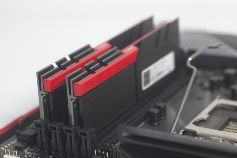 DDR4 memory protections are broken wide open by new Rowhammer technique - Ars Technica