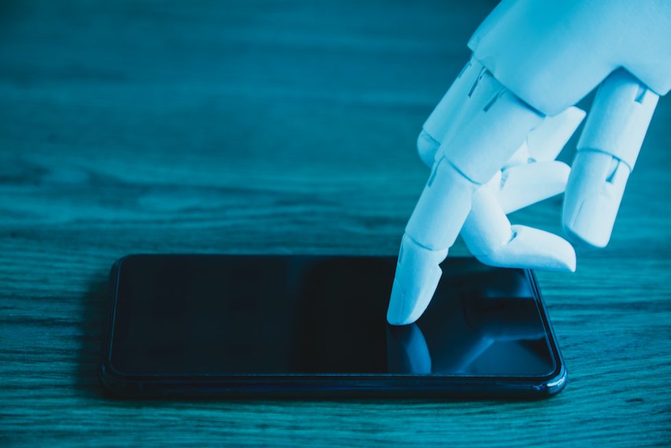 More than 1,000 Android phones found infected by creepy new spyware ...