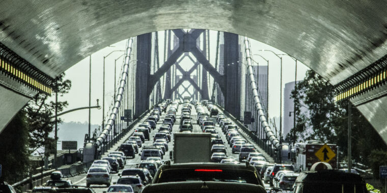 Traffic bounces back in year two of the pandemic, minus the commuters ...