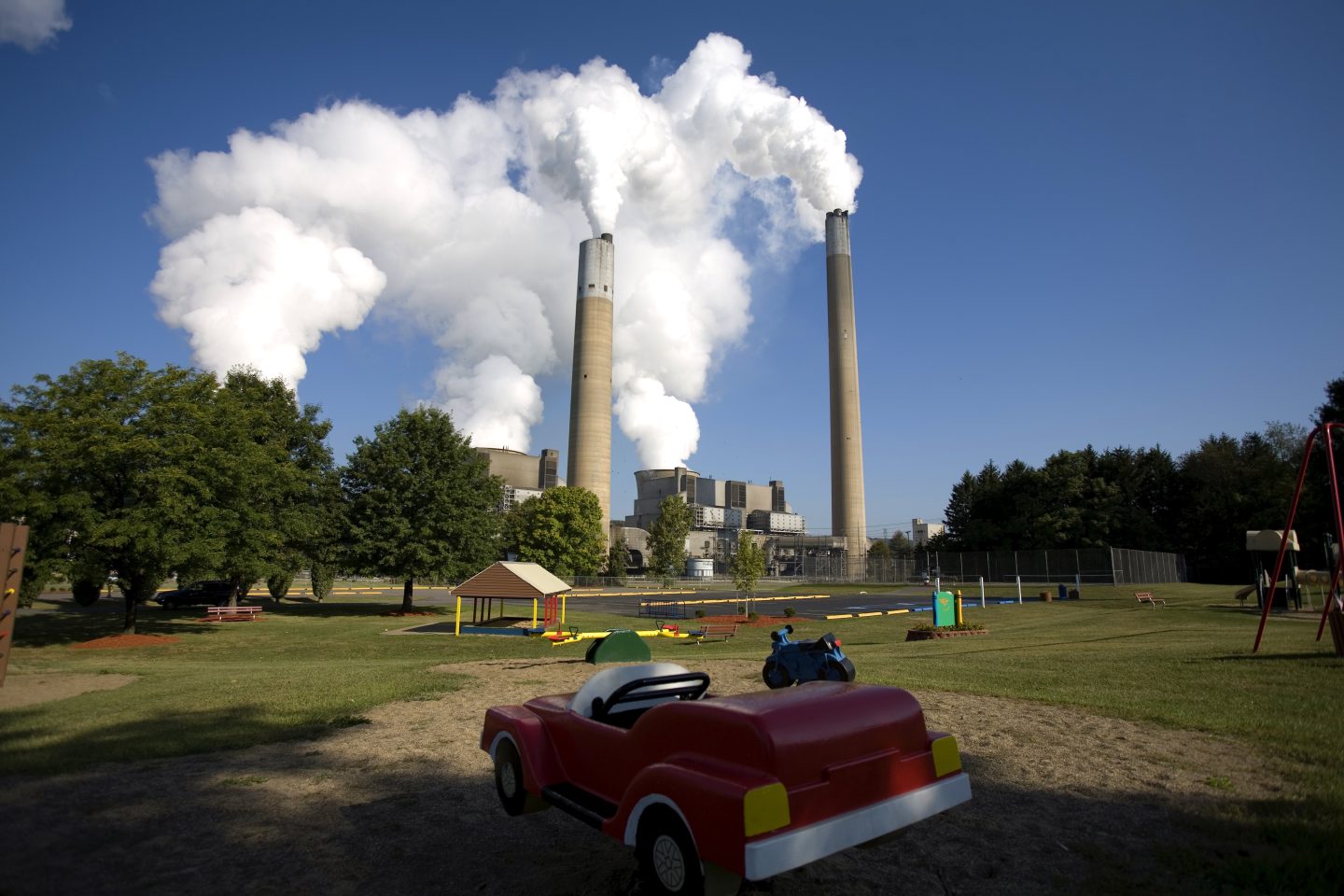 Fossil fuel combustion kills more than 1 million people every year ...