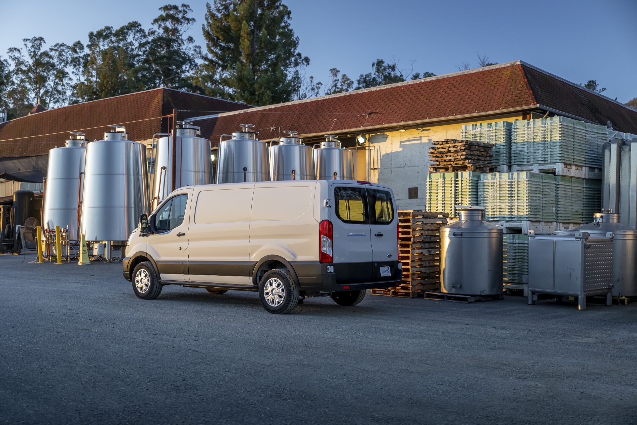 We’ve driven Ford’s other electric workhorse: The 2022 E-Transit - Ars ...