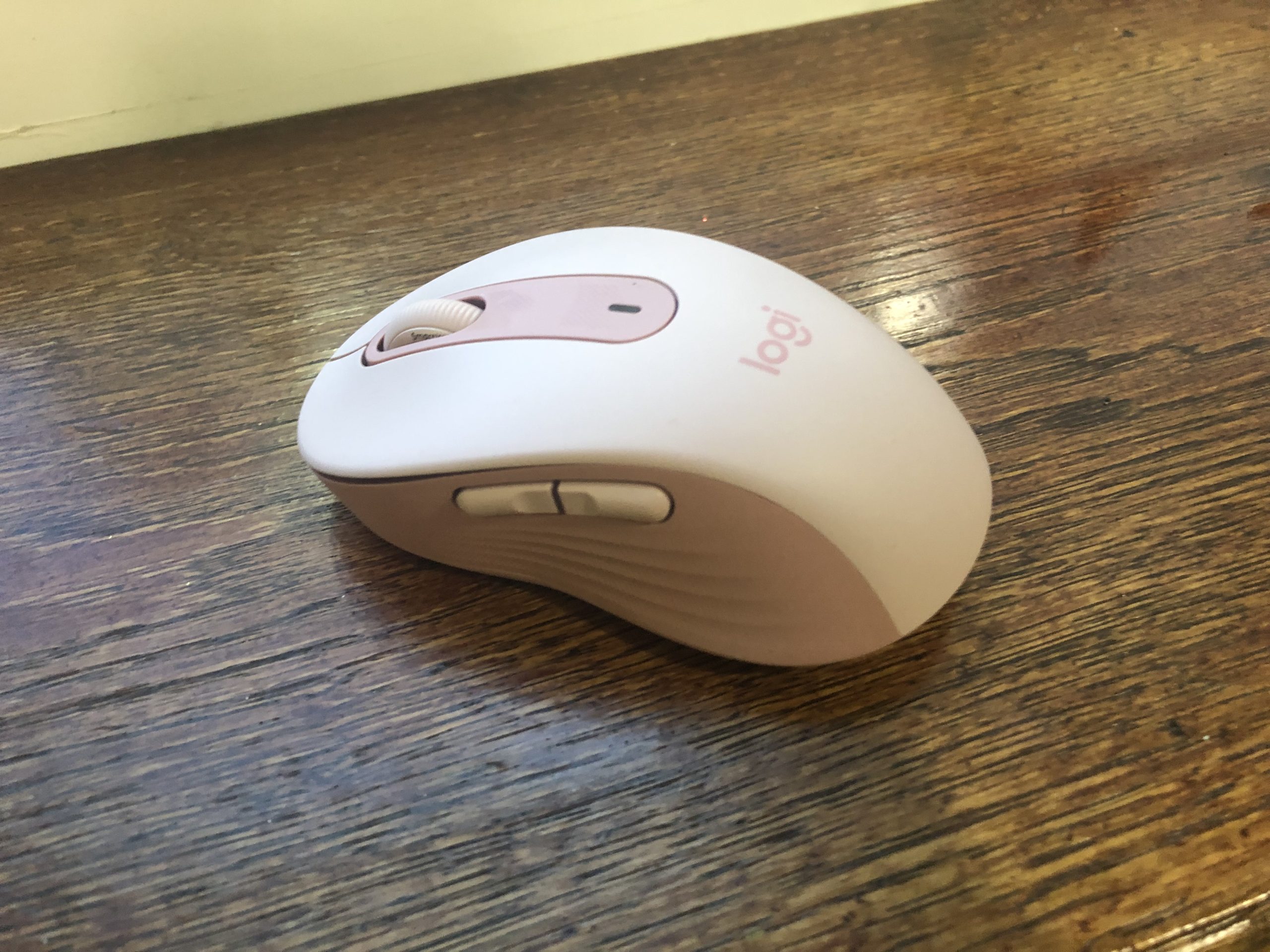 Logitech Signature M650: A quiet wireless mouse for big, small, or left ...