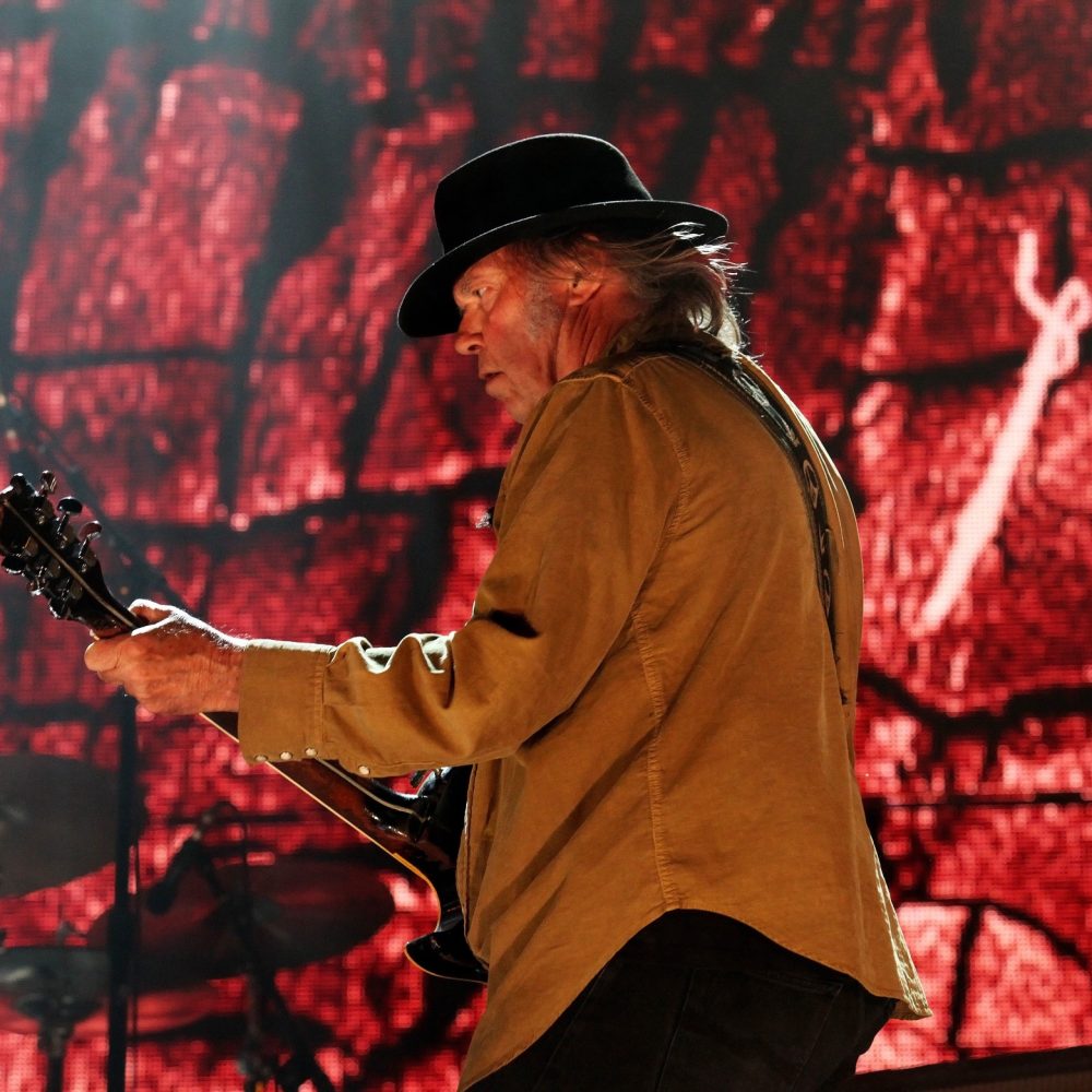Spotify support buckles under complaints from angry Neil Young fans ...