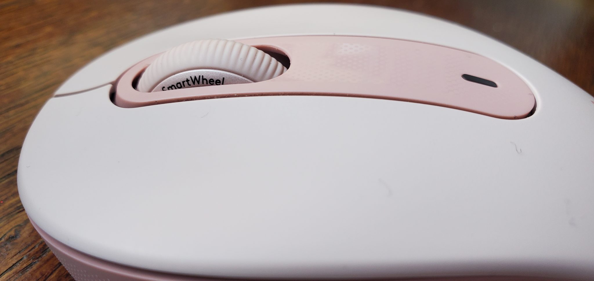 Logitech Signature M650: A quiet wireless mouse for big, small, or left ...