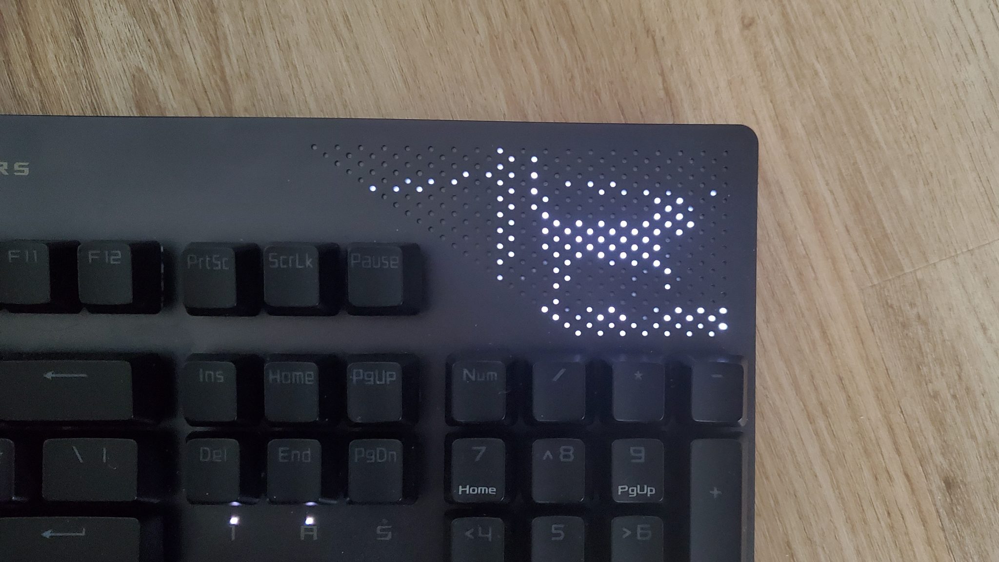 Flashy as can be: The Asus ROG Strix Flare II Animate keyboard - Ars ...