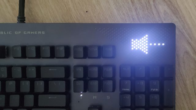 Flashy as can be: The Asus ROG Strix Flare II Animate keyboard - Ars ...