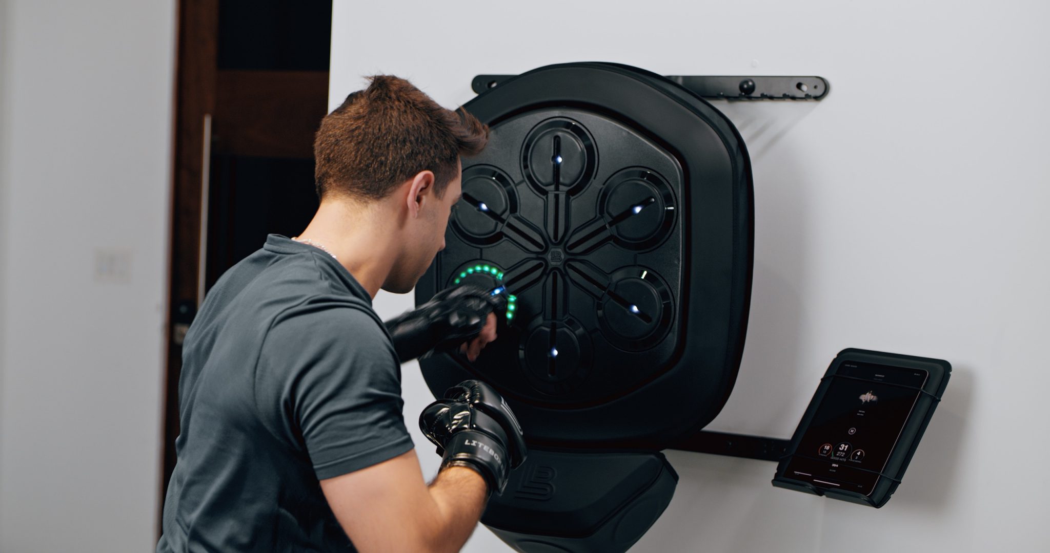 The “Peloton of boxing” is fun, challenging, and better IRL than in VR ...