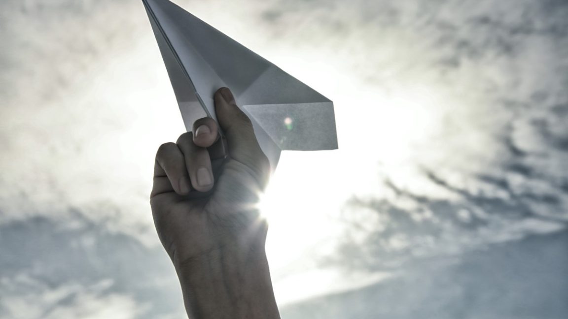 Experiments with paper airplanes reveal surprisingly complex ...