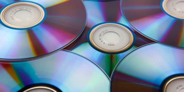 Discs vs. data: Are we helping the environment by streaming? | Ars Technica
