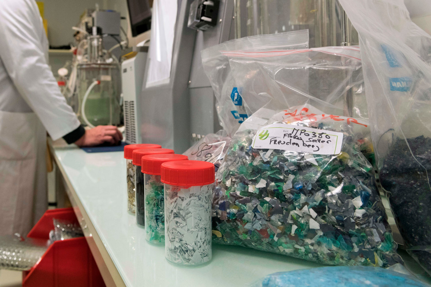 Are microbes the future of recycling? It’s complicated - Ars Technica