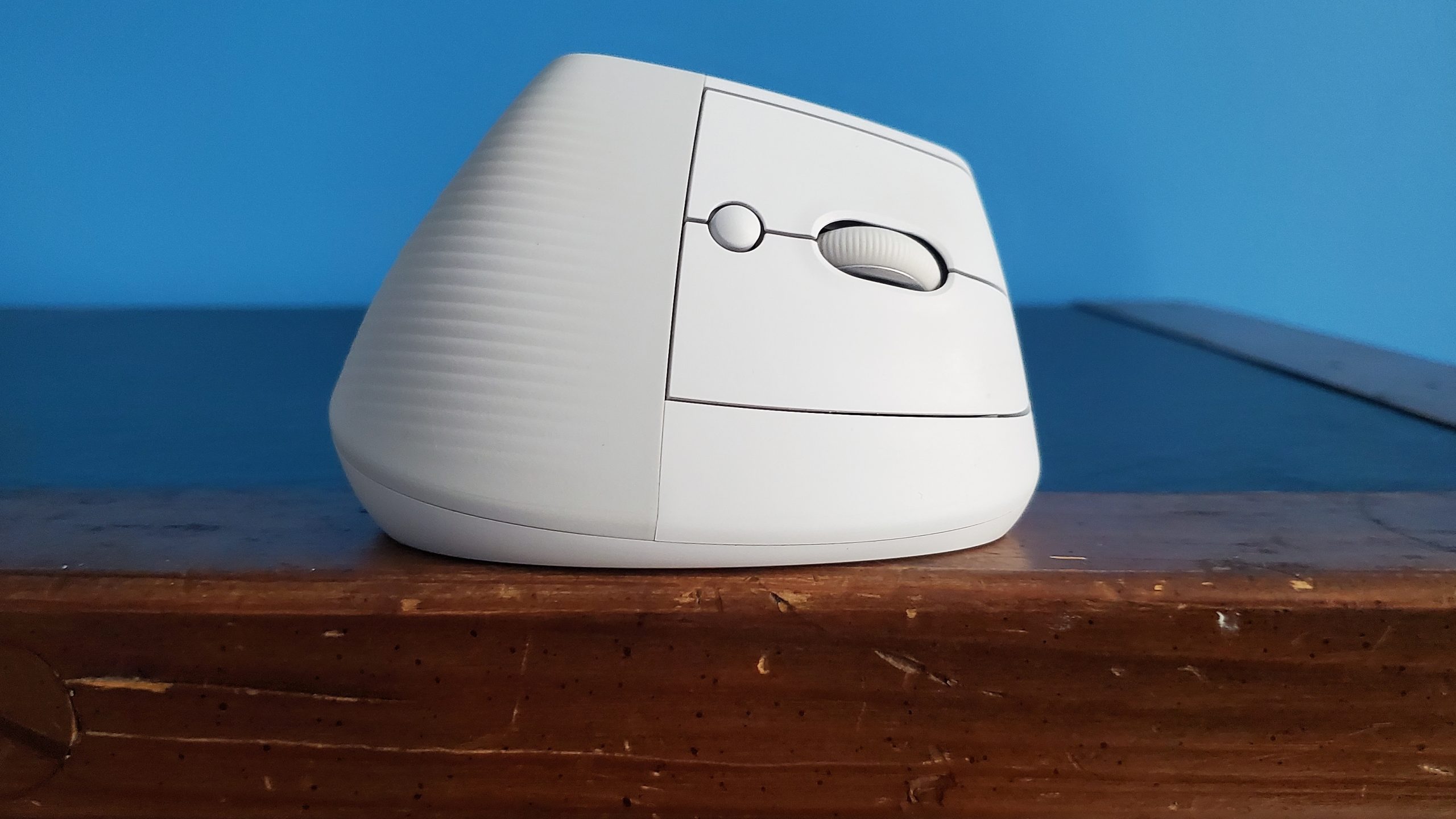 Logitech’s Lift is a vertical mouse that’s easier to grasp - Ars Technica