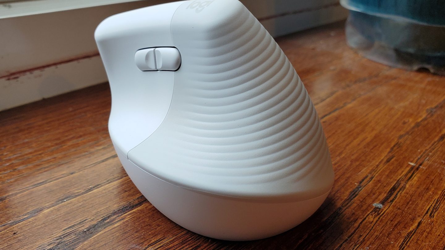 Logitech’s Lift is a vertical mouse that’s easier to grasp - Ars Technica