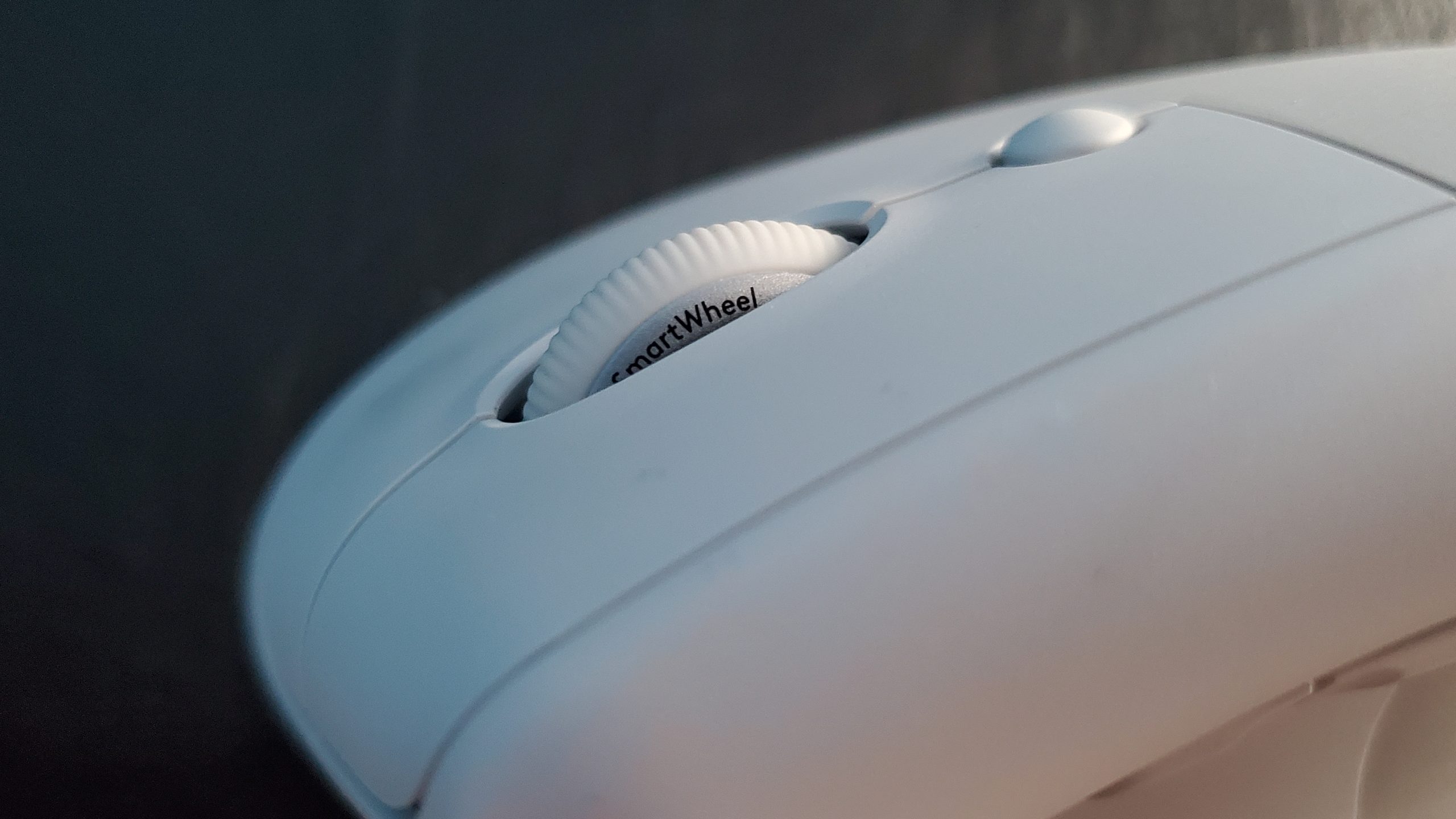 Logitech’s Lift is a vertical mouse that’s easier to grasp - Ars Technica