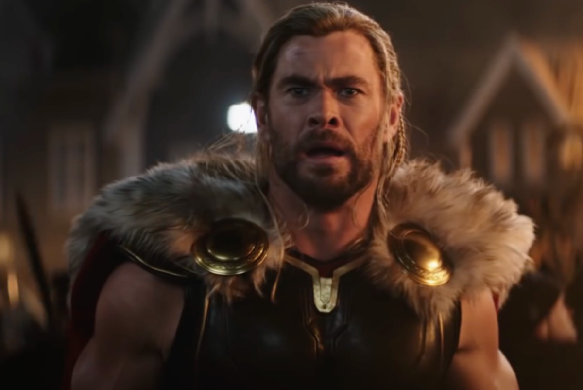 Buff Thor is back and trying to find himself in Love and Thunder teaser ...