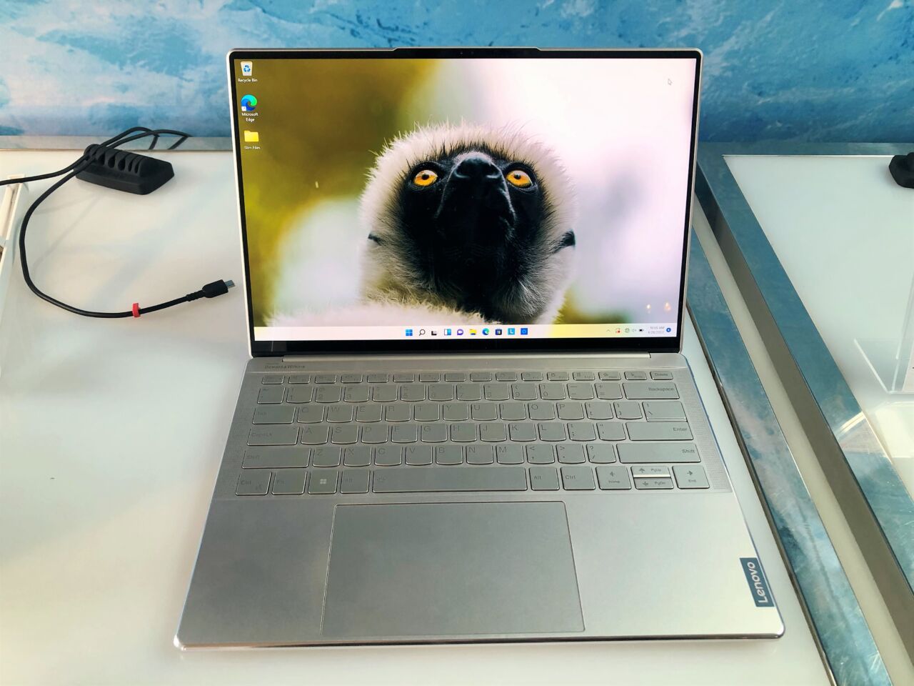 Lenovo’s new Slim laptops delight the digits with carbon and glass ...