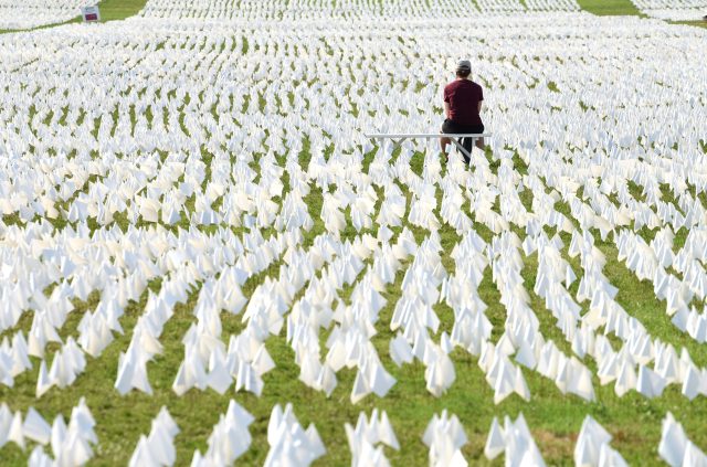 US COVID death toll would be 4X higher without vaccines, modeling study ...