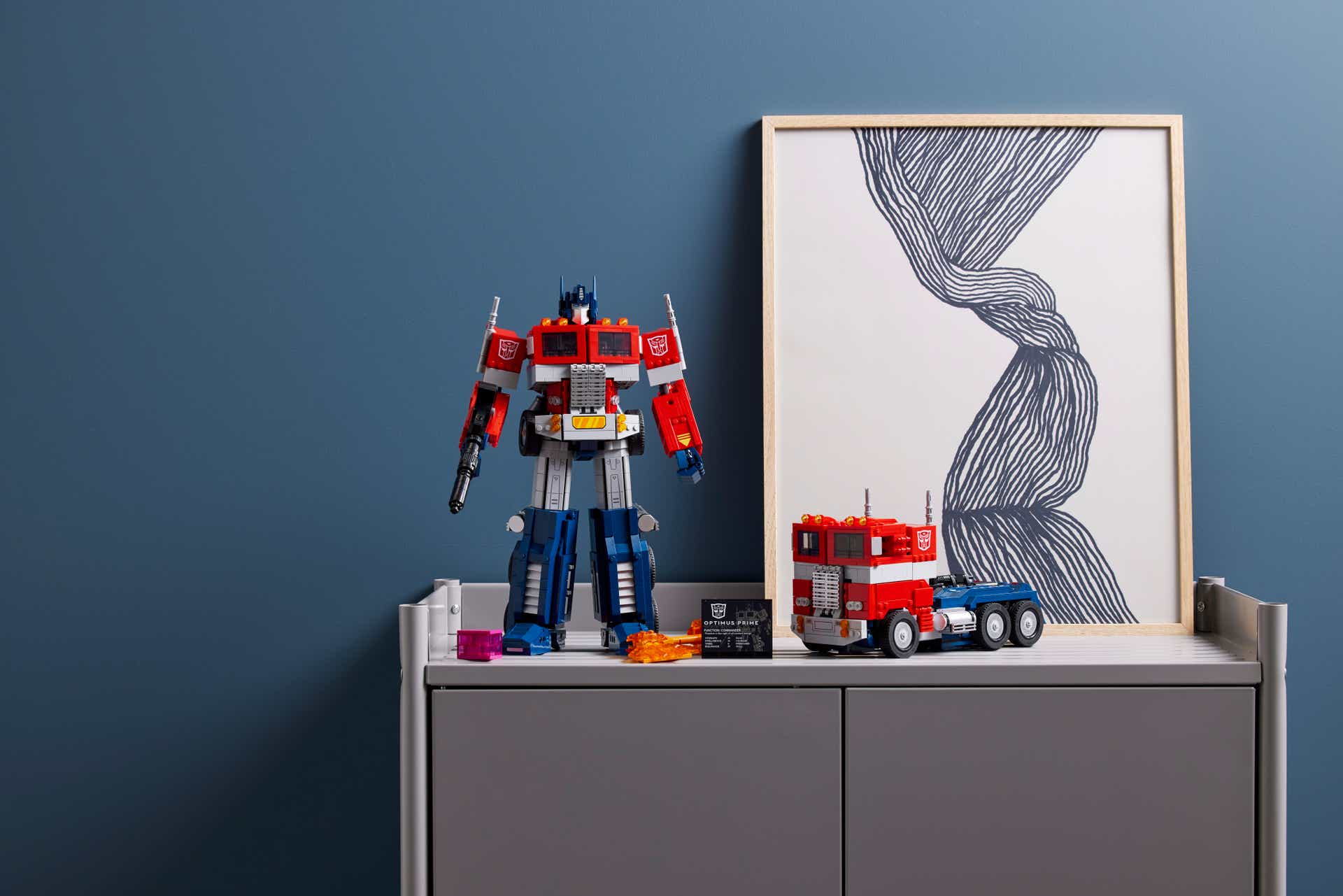Lego’s latest millennial nostalgia-bait is a 1,508-piece transformable ...