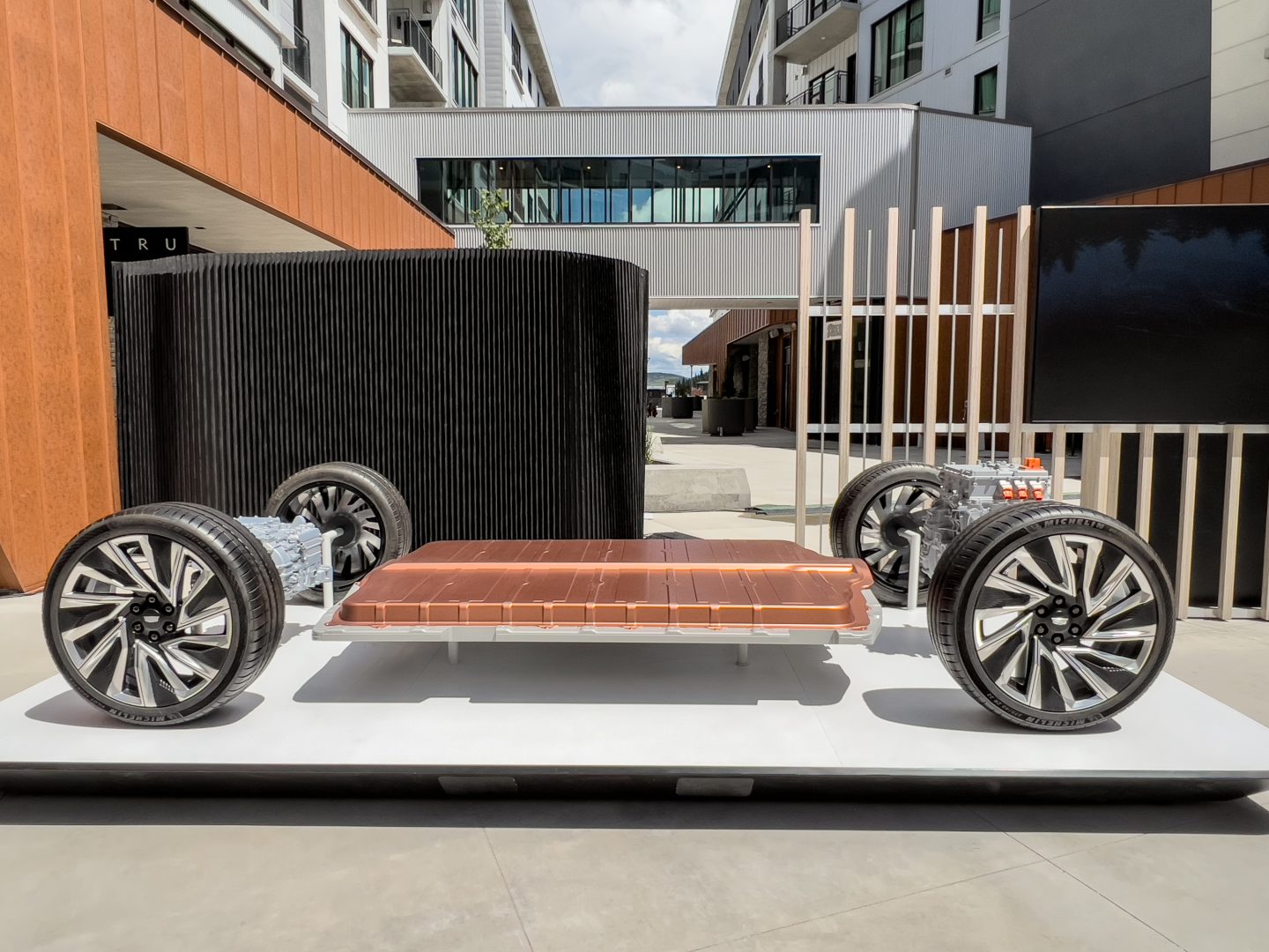 Not your grandpa’s ride—the 2023 Cadillac Lyriq, tested - Ars Technica