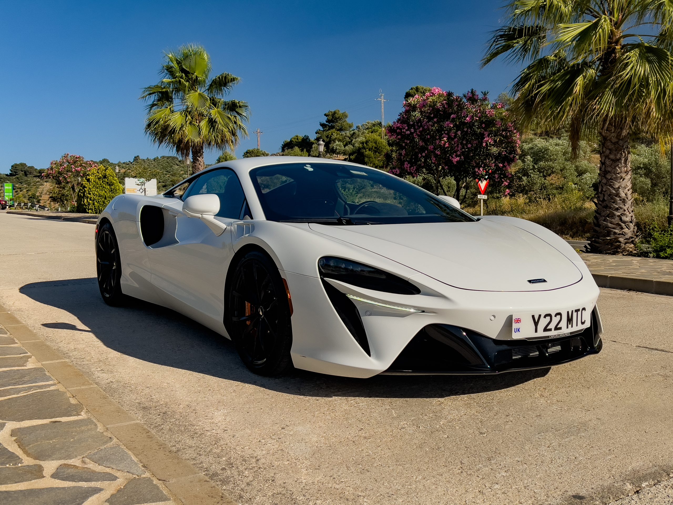 Mclaren phev store