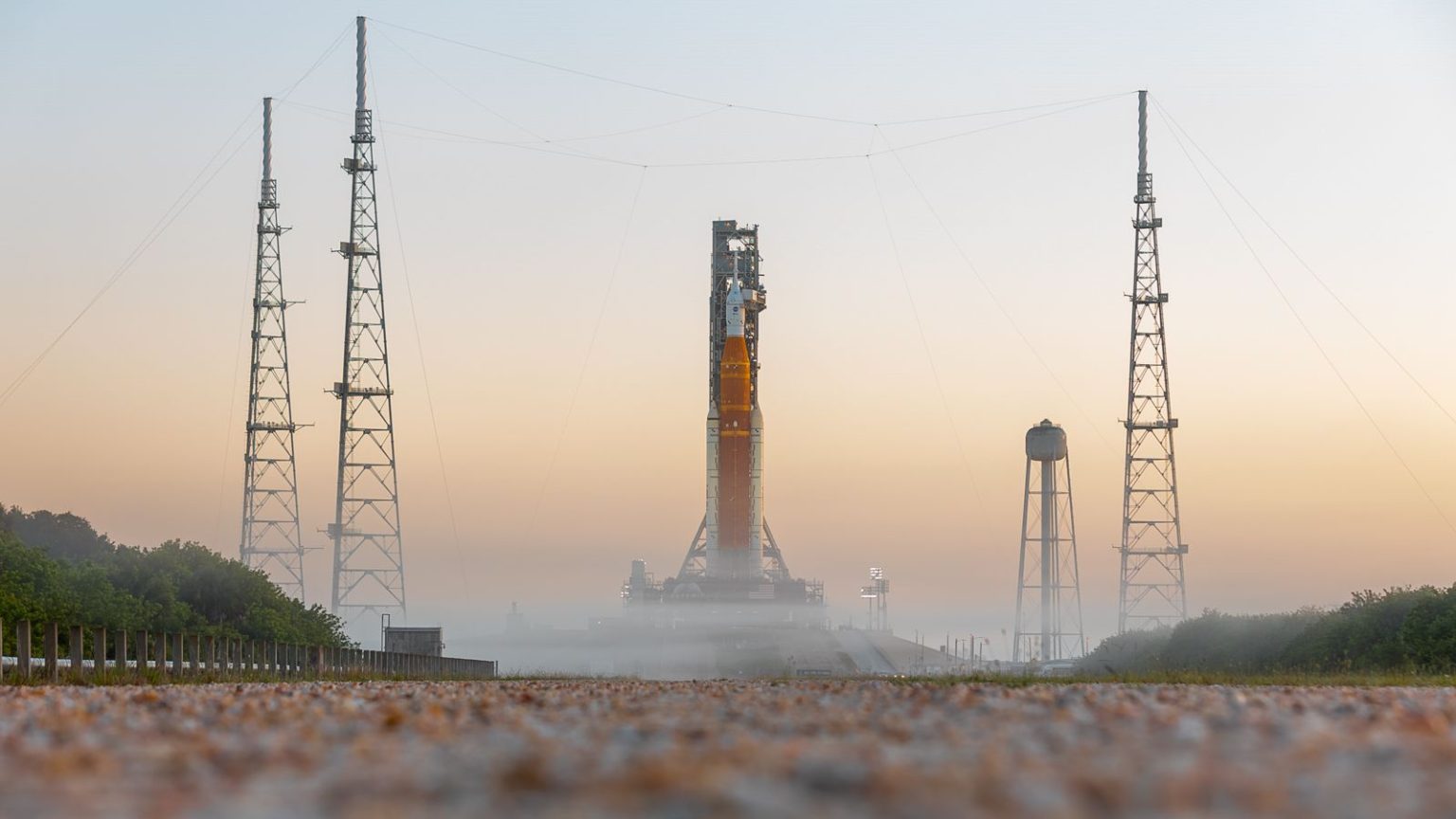 White House budget seeks to end SLS, Orion, and Lunar Gateway programs ...
