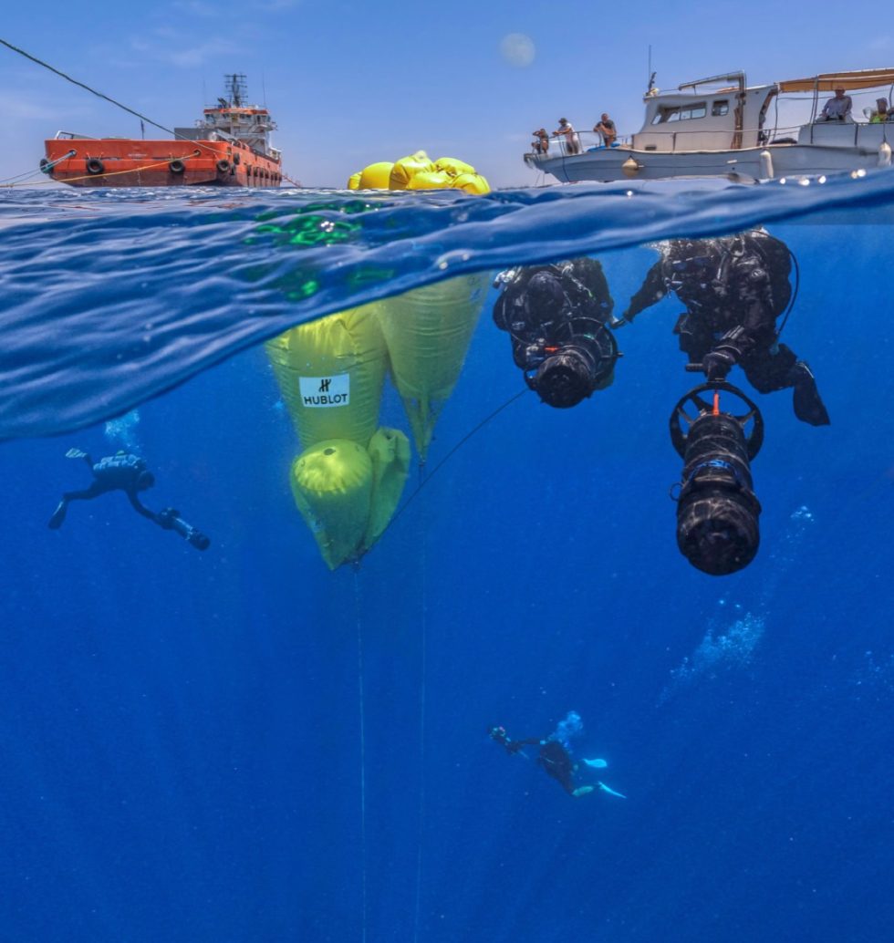 Divers recovered giant head of Hercules from Antikythera shipwreck in ...