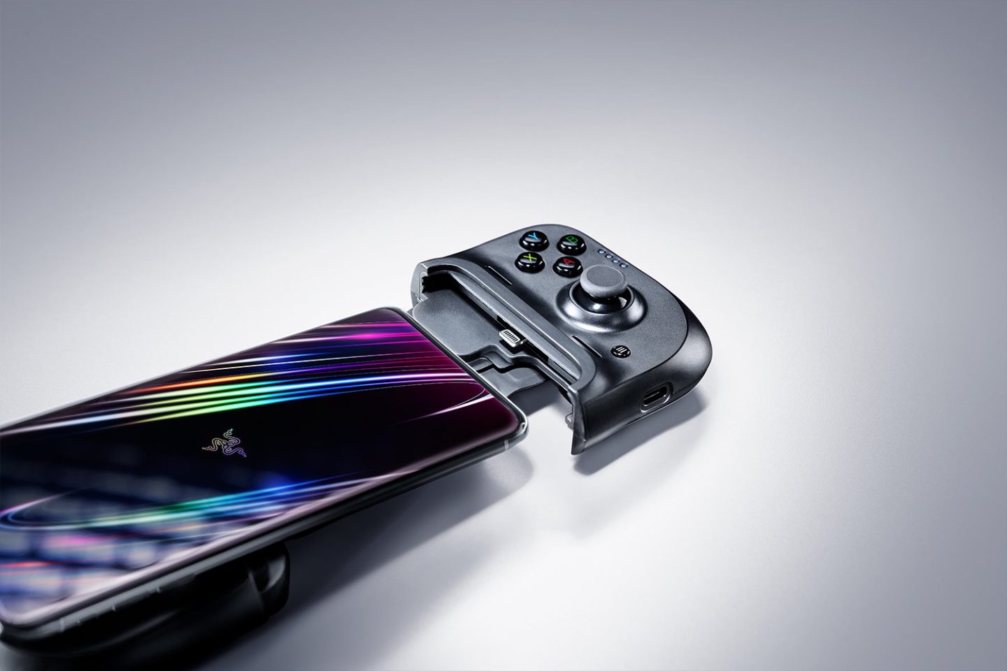 Review: Razer Kishi V2 refines the “gamepad that clamps to phone ...