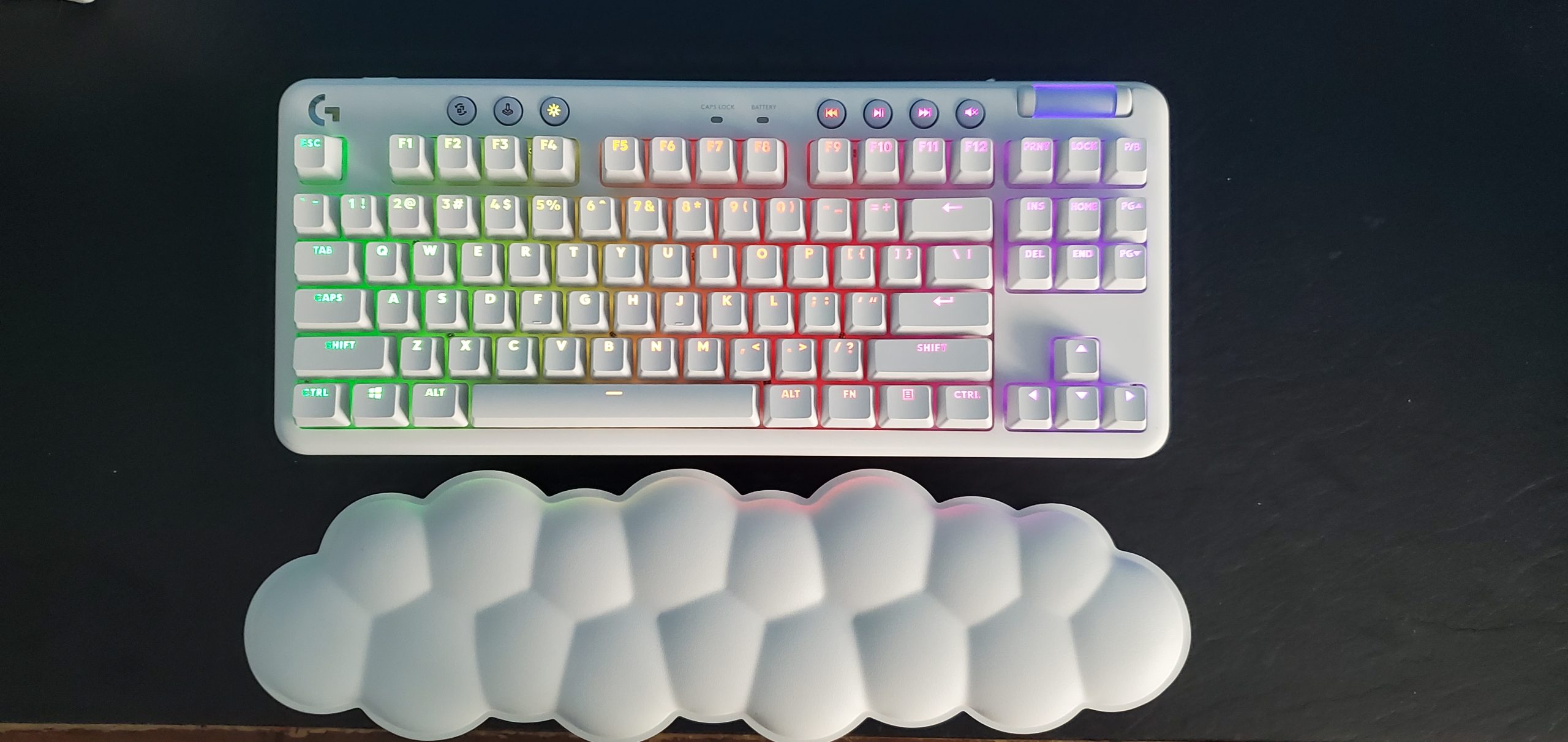 Logitech G715 hands-on: A strong typist with a polarizing look - Ars ...