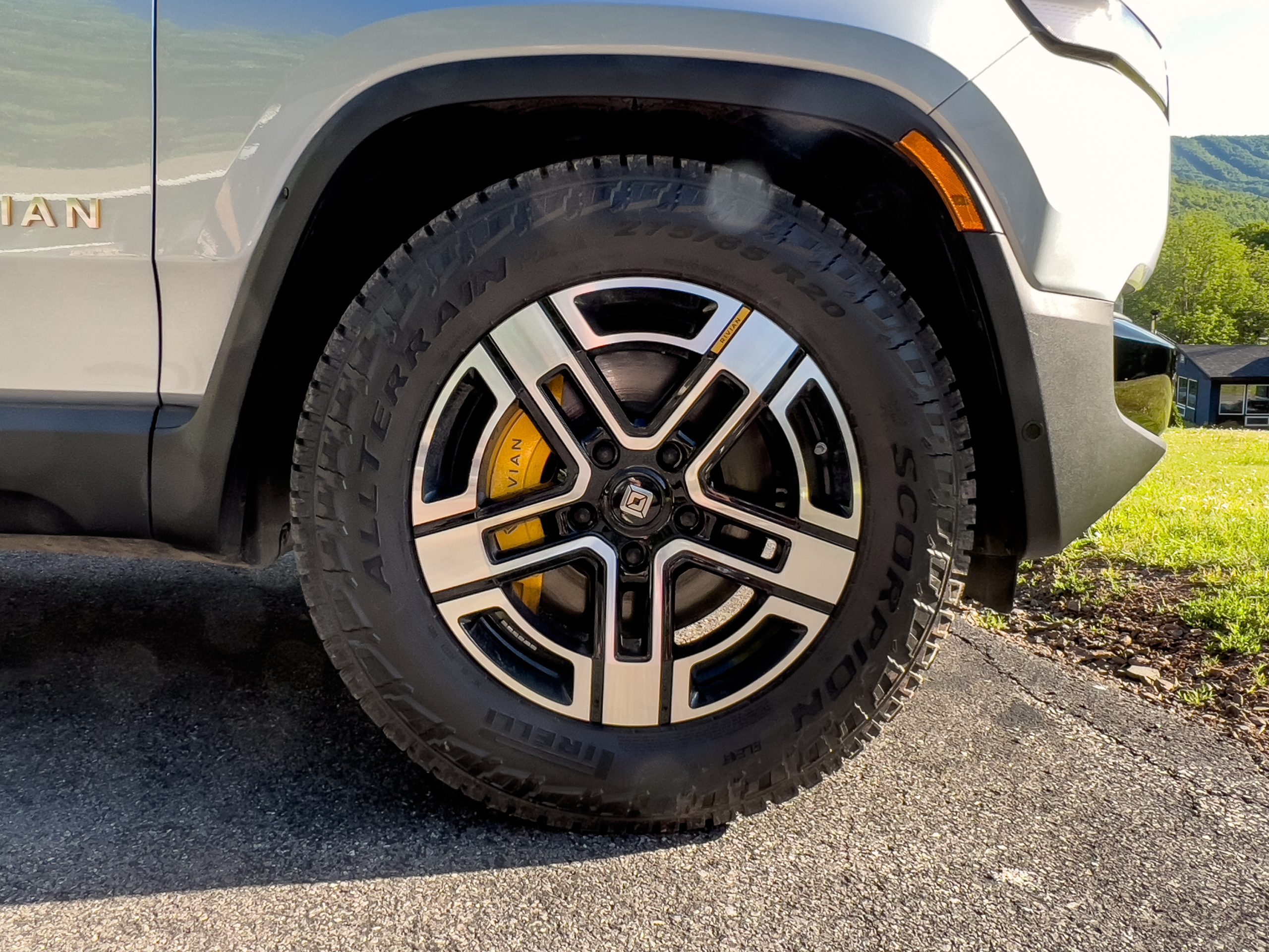 Rivian’s R1S: An electric SUV for those with an adventurous lifestyle ...