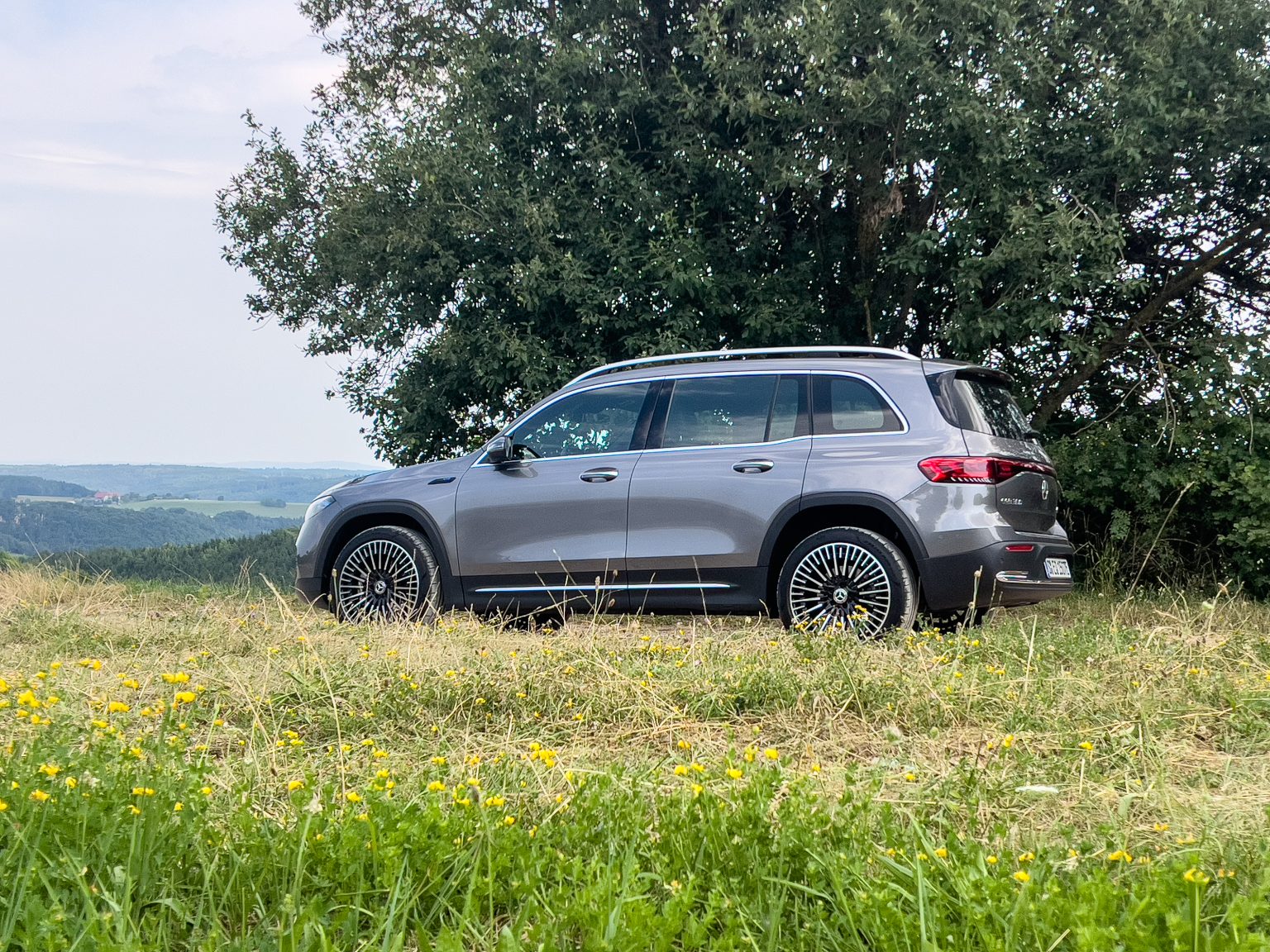 Better than a GLB: Driving the Mercedes-Benz EQB electric SUV - Ars ...