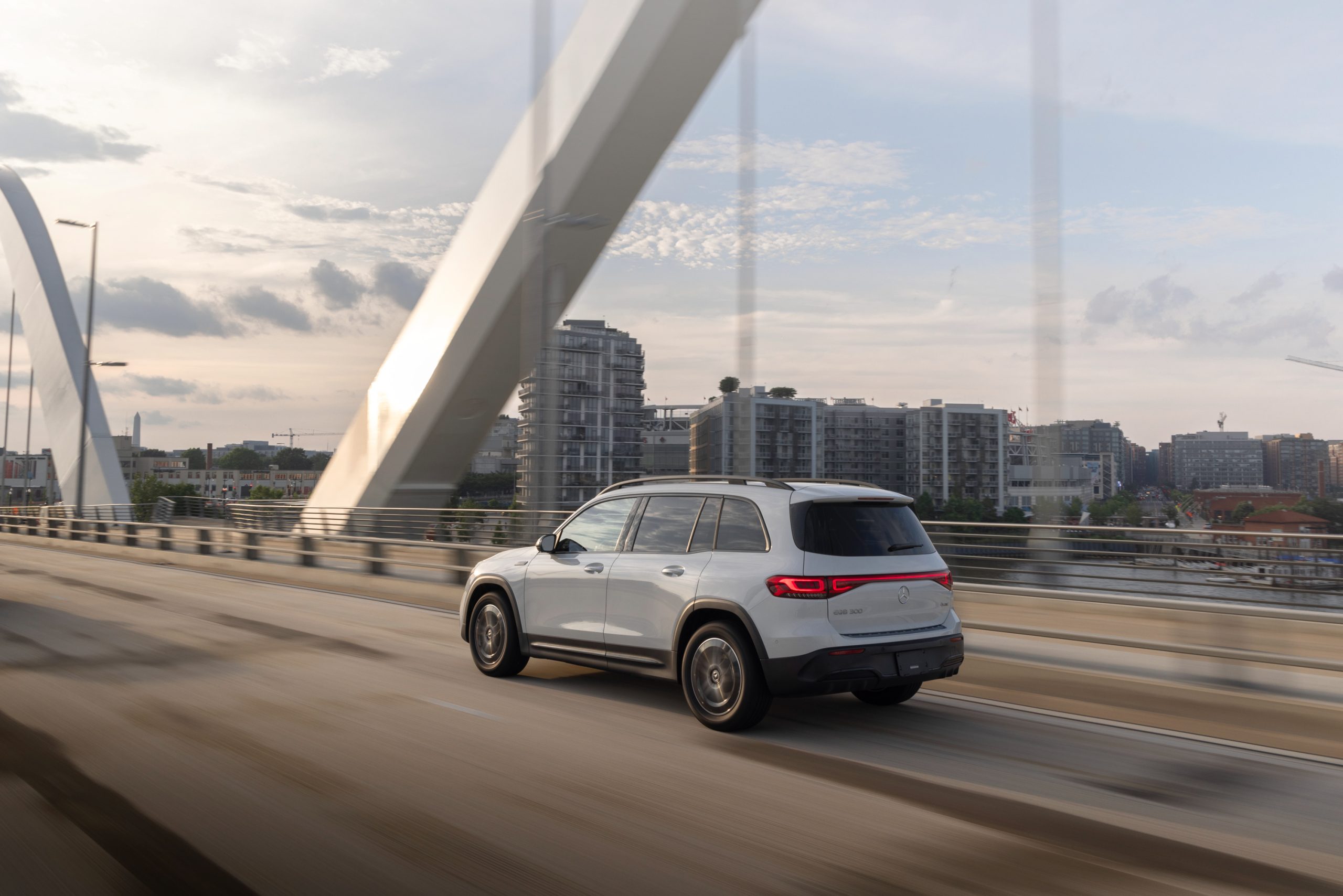 Better than a GLB: Driving the Mercedes-Benz EQB electric SUV - Ars ...