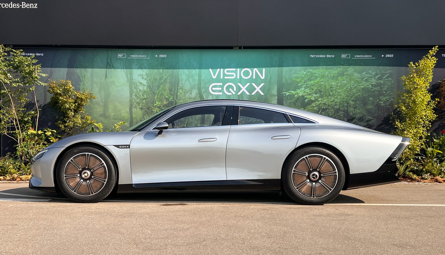 We test an electric Mercedes that can go 747 miles on a single charge ...